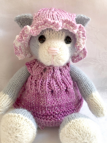 Ravelry: Cattytude pattern by Pat Alinejad