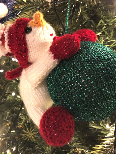 Ravelry: Christmas Tree Baubles pattern by Pat Alinejad
