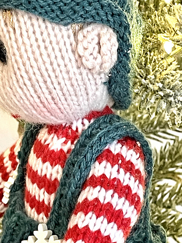 Ravelry: Ginger and Snap Elves pattern by Pat Alinejad
