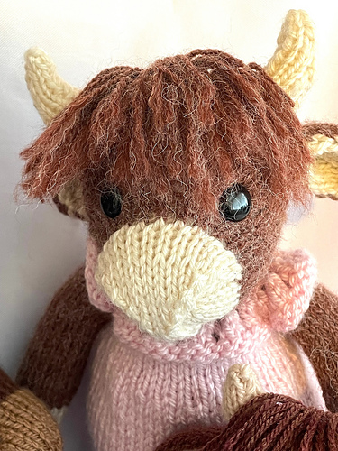 Ravelry: Cowslip pattern by Pat Alinejad