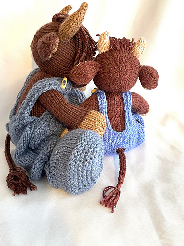 Ravelry: Cowslip pattern by Pat Alinejad