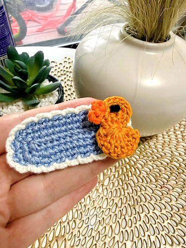 Ravelry: Crocket Duck Hair Clip pattern by Halina Aydar