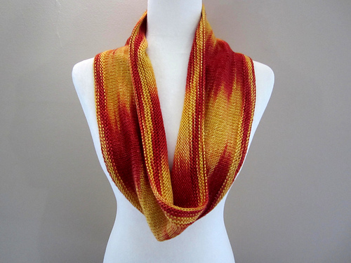 Ravelry: DaVinci Cowl pattern by Mary-Ann Lammers