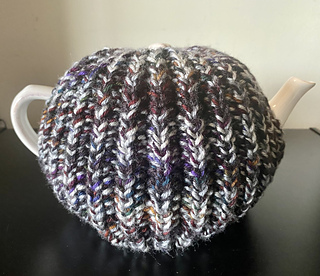 Ravelry: Hamiltontankgirl's Rainbow Tea Cosy