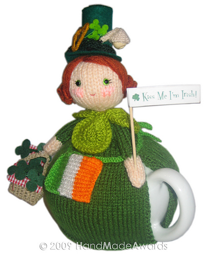 Ravelry: St. Patrick's Day Tea Cosy pattern by Loly Fuertes