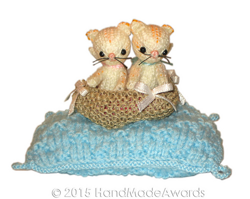 Ravelry: Two Little Cats Pincushion pattern by Loly Fuertes