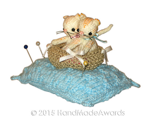 Ravelry: Two Little Cats Pincushion pattern by Loly Fuertes