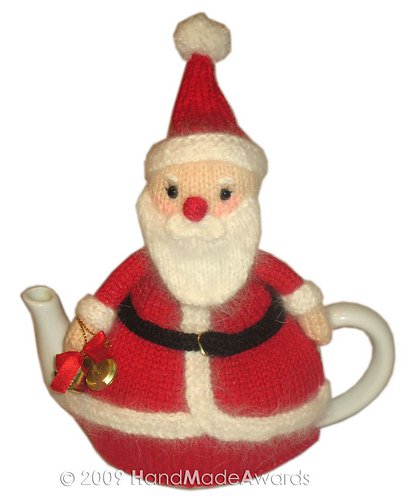 Ravelry: Santa Claus Tea Cosy pattern by Loly Fuertes