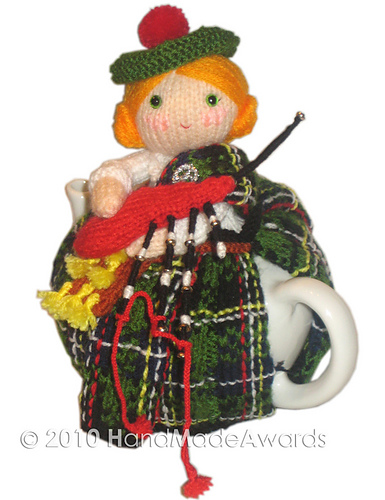 Ravelry: The Girl from Scotland Tea Cosy pattern by Loly Fuertes
