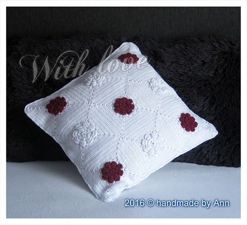 Ravelry: Sierkussen "Roos" pattern by Handmade by Ann