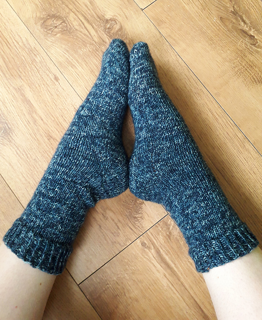 Ravelry: DK ssocks pattern by Hanna Gough