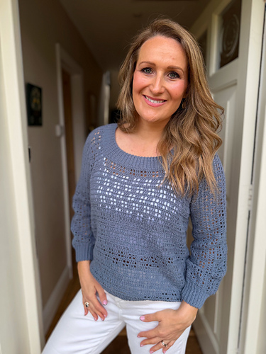 Ravelry: Finestra Sweater pattern by Hannah Cross