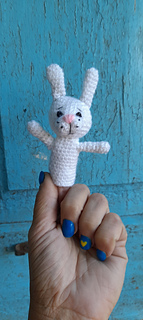 Ravelry: Rabbit finger puppet pattern by Larisa Ermolaewa
