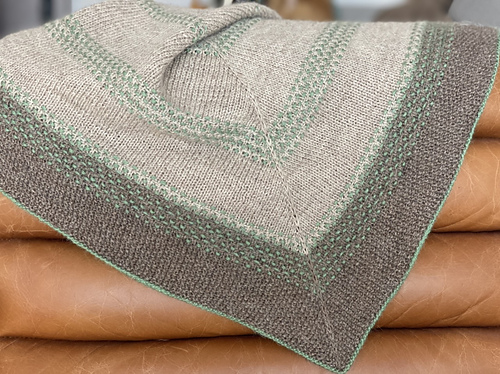 Ravelry: MiniShawlClub #3 - Magic Dots pattern by Hinterm Stein