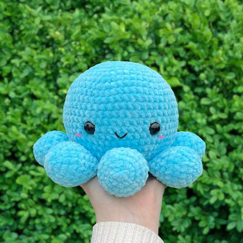 Ravelry: Giant Octopus Plushie pattern by Chloe Bell