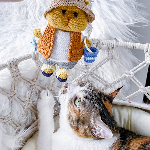 Ravelry: Fishing Fat Cat pattern by HappyCraft HQ