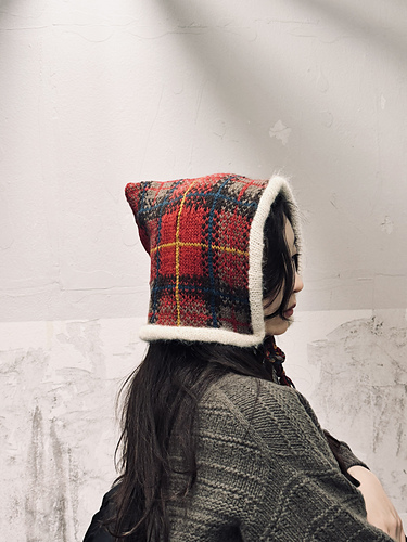 Ravelry: Tartan Bonnet pattern by Sedna Yang