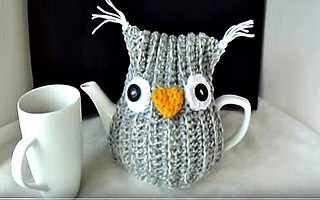 Ravelry: Owl Tea Cozy pattern by Emi Harrington
