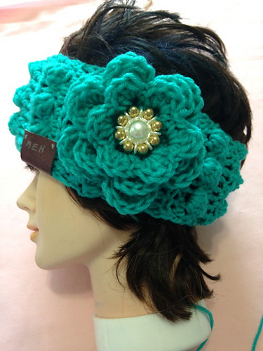 Ravelry: Cyan Flower pattern by Emi Harrington