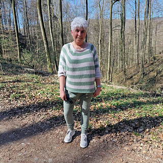 Ravelry: HeiDra's Raakel Tee