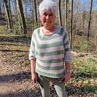 Ravelry: HeiDra's Raakel Tee
