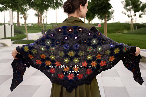 Ravelry: Starry Starry Night Shawl pattern by Heidi Bears