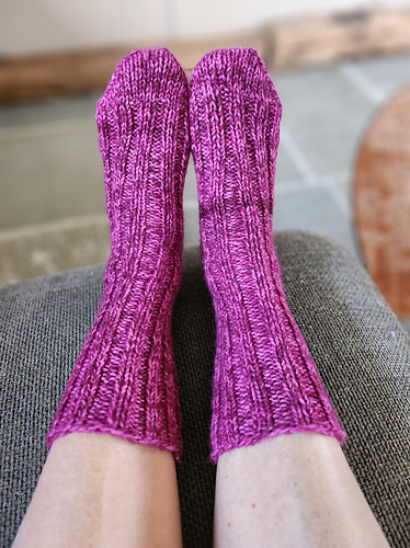 Ravelry: Last Minute Santa Sock pattern by Heleen's Knithouse