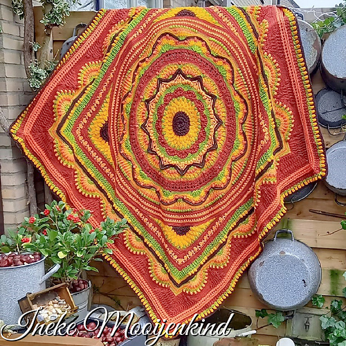 Ravelry: Seasons Bloom pattern by Helen Shrimpton