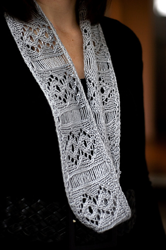 Ravelry: Jewel Cowl pattern by Helen Stewart