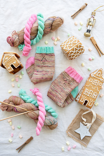 Ravelry: Gingerbread House Socks pattern by Helen Stewart
