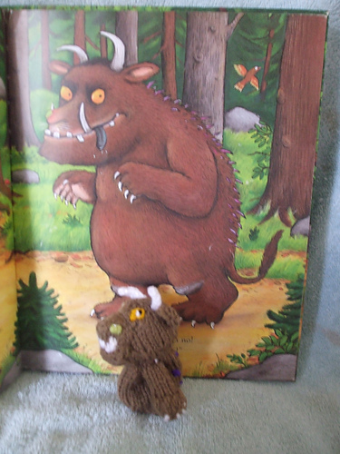 Ravelry: Gruffalo Finger Puppet pattern by Hennie