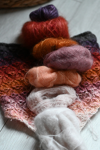 Ravelry: Chestnut Cowl pattern by Elisabeth Gigernes