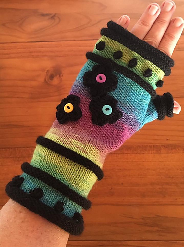 Ravelry: Funky Flowers Fingerless Mittens pattern by Judy Kennedy