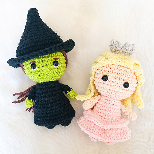 Ravelry: Wicked Glinda and Elphaba pattern by Milagros Sierra