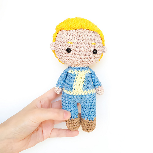 Ravelry: Fallout Vault Boy & Lucy MacLean pattern by Milagros Sierra