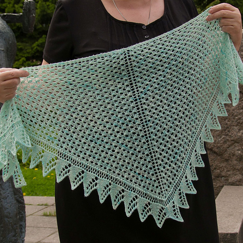 Ravelry: Tonava kolmiohuivi pattern by Pirjo Brax