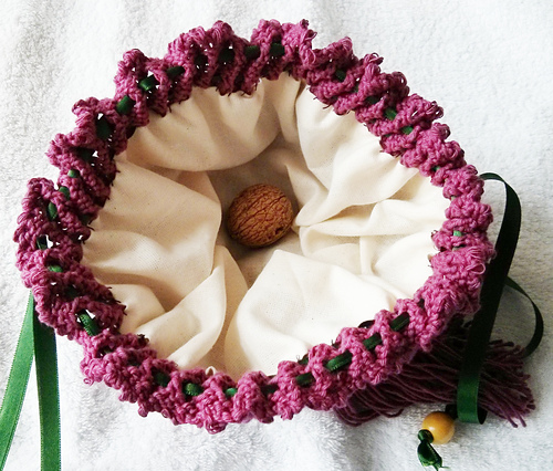 Ravelry: Fairfax Reticule pattern by Anne Carroll Gilmour