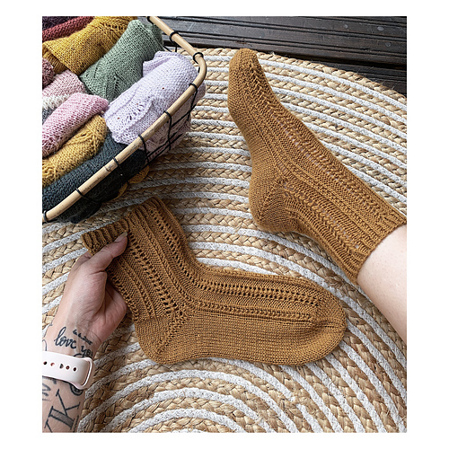 Ravelry: Straightline socks pattern by HnnmrDesign