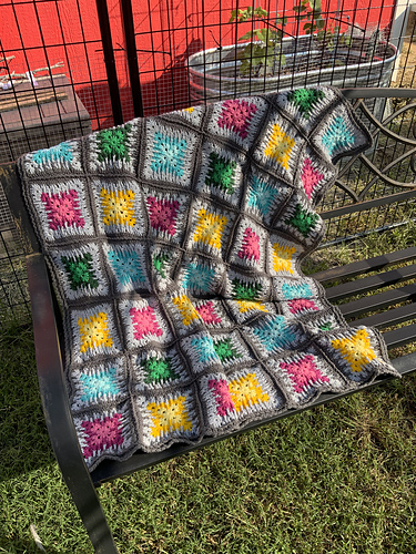 Ravelry: Resplendent Afghan pattern by Julie Yeager