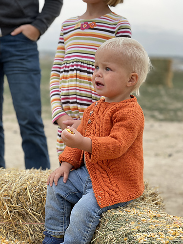 Ravelry: Olive You Too pattern by Taiga Hilliard