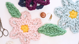 Ravelry: Spring Daisy pattern by Lynda Rennick | Homelea Lass