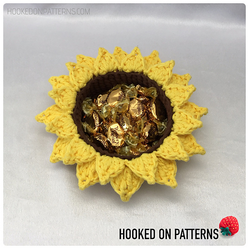 Ravelry: Sunflower Basket pattern by Ling Ryan