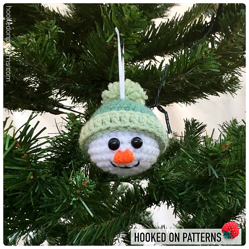 Ravelry: Snowman Baubles pattern by Ling Ryan