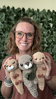 Ravelry: Otter Snuggler pattern by Lauren Lambert