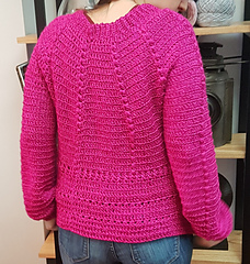 Ravelry: Sweater Pili pattern by Nadia Seijas
