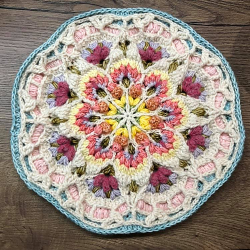 Ravelry: Hibiscus Tea Floral Block pattern by The Floral Hook