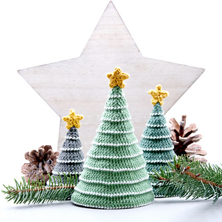 Ravelry: Snow and Star Christmas Trees pattern by HOOKENTALE