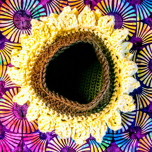 Ravelry: Sunflower Chalk Bucket pattern by Ellie from Hook Yarn Carabiner