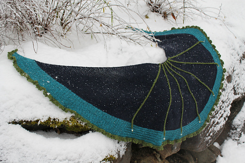 Ravelry: Frozen Lashes shawl pattern by Hanna Kyttä