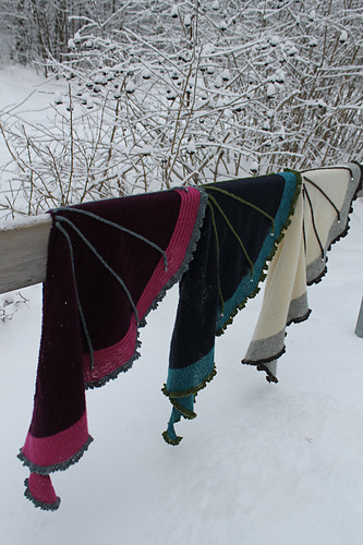 Ravelry: Frozen Lashes shawl pattern by Hanna Kyttä